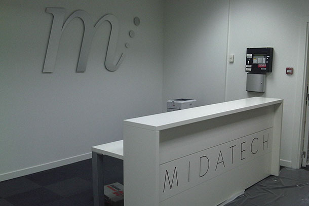 Rótulo para laboratorios Midatech | Rotek rótulos